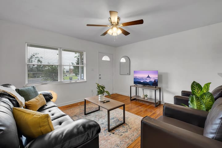 The Bowden - Spacious 4 Bedroom Home - Tallahassee, FL