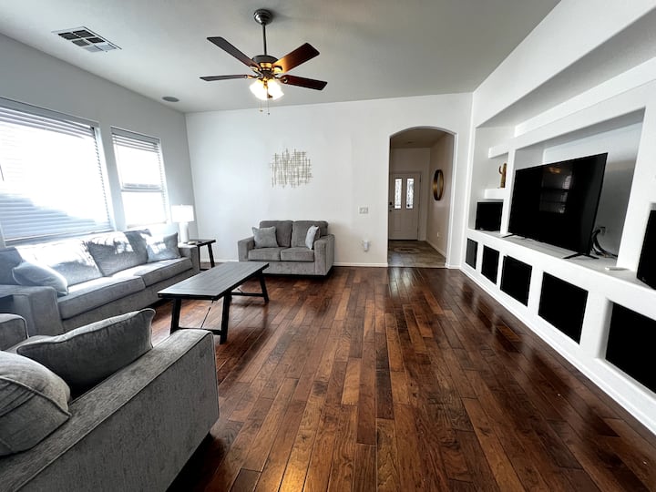Home In Maricopa
8 Guest, 3 Bedrooms, 2 Baths - Maricopa, AZ