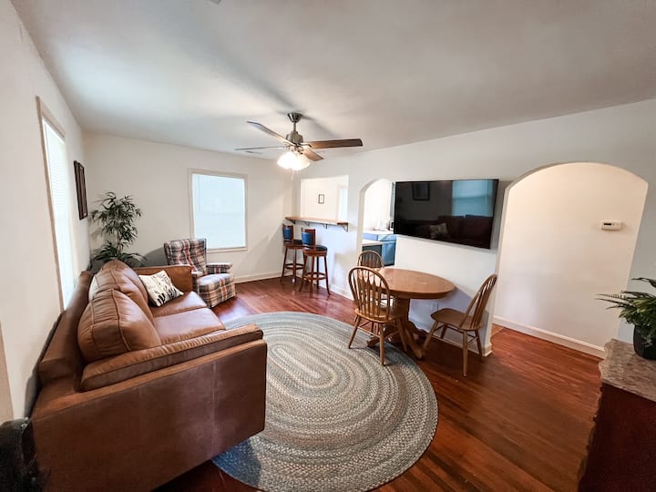 New Listing! Charming Home - Central Columbia - Columbia, MO