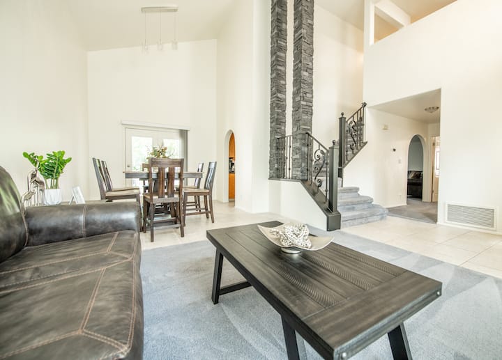 Large Family Home With Game Room - ページ, AZ