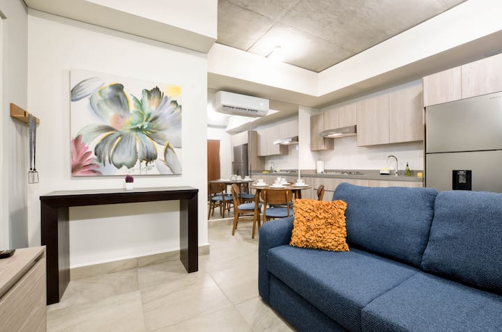 ¡Céntrico & Nuevo! 1 Queen Bed + Double Sofa Bed - Monterrey