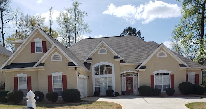 Executive Room Rental - Stockbridge, GA