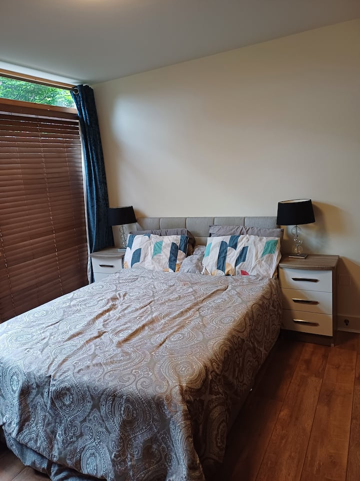 Modern Compact City Room - Dublin
