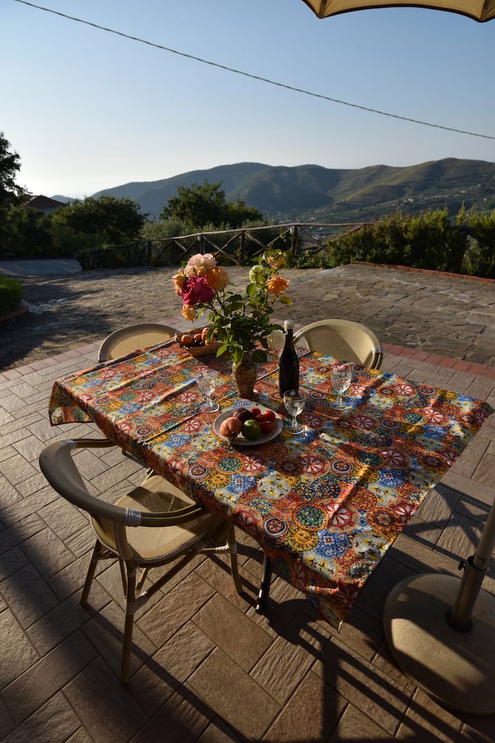 Unicità E Tradizione - Italy