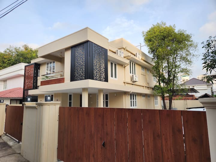 2bhk Apartment Ground Floor - 高知