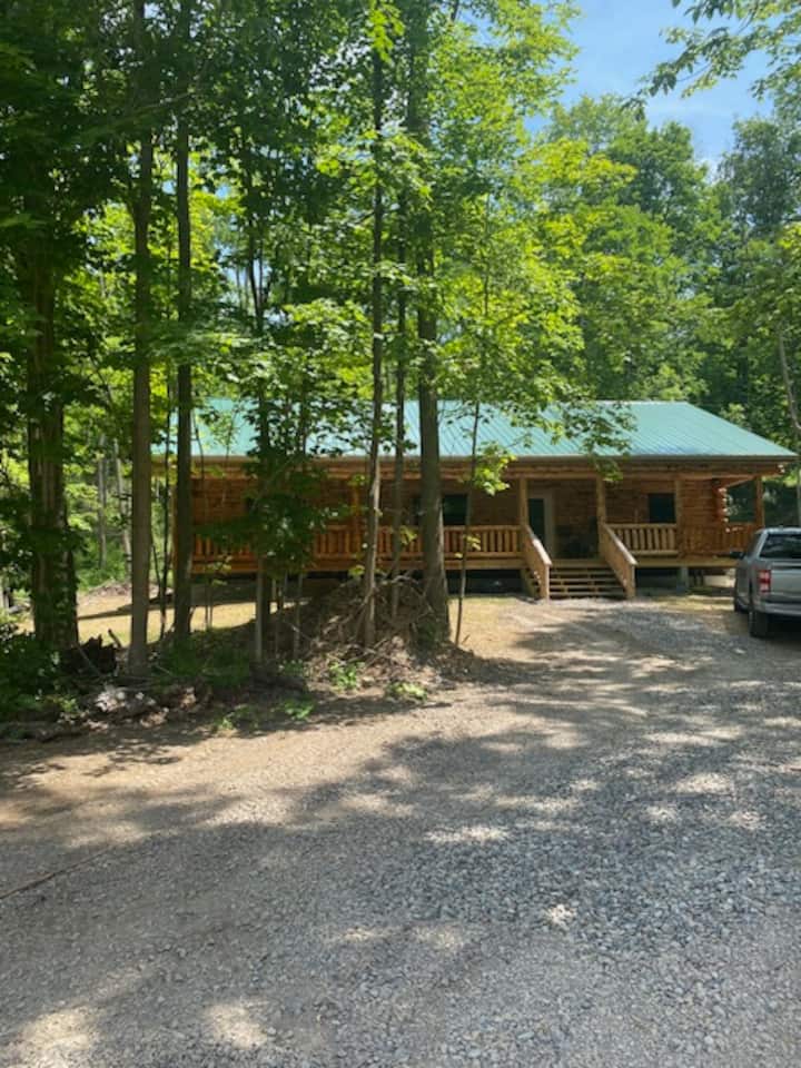 Maple Forest Cabin - Hamilton, NY