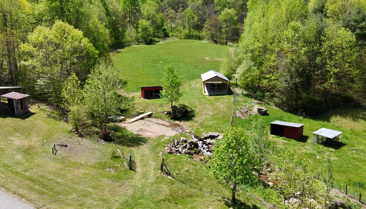 Creekside Farmhouse, Hike/Work/Hang - Farm stays for Rent in Hot ...