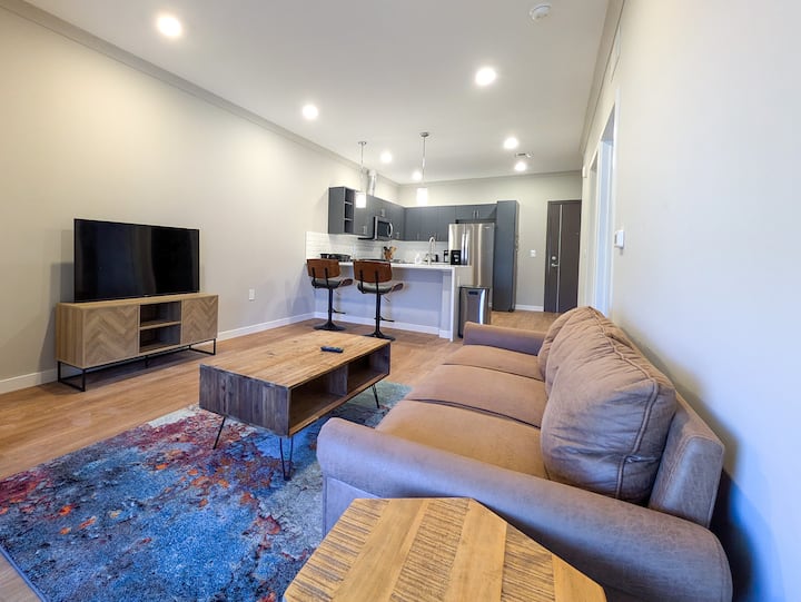 224 Chic 1br – 2-min Walk To Train, Free Parking - Bridgewater Township, NJ