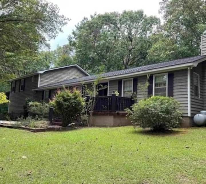 Forest Hideaway By West Point Lake - West Point, GA