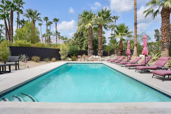 Casa Chiquita: Huge Backyard, Heated Pool & Spa - Palm Springs