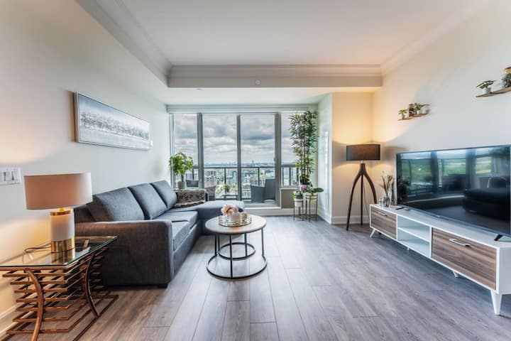 "27" Brand New 3 Bed Condo - マーカム