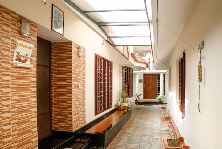 Bird's Nest Homestay - 高知