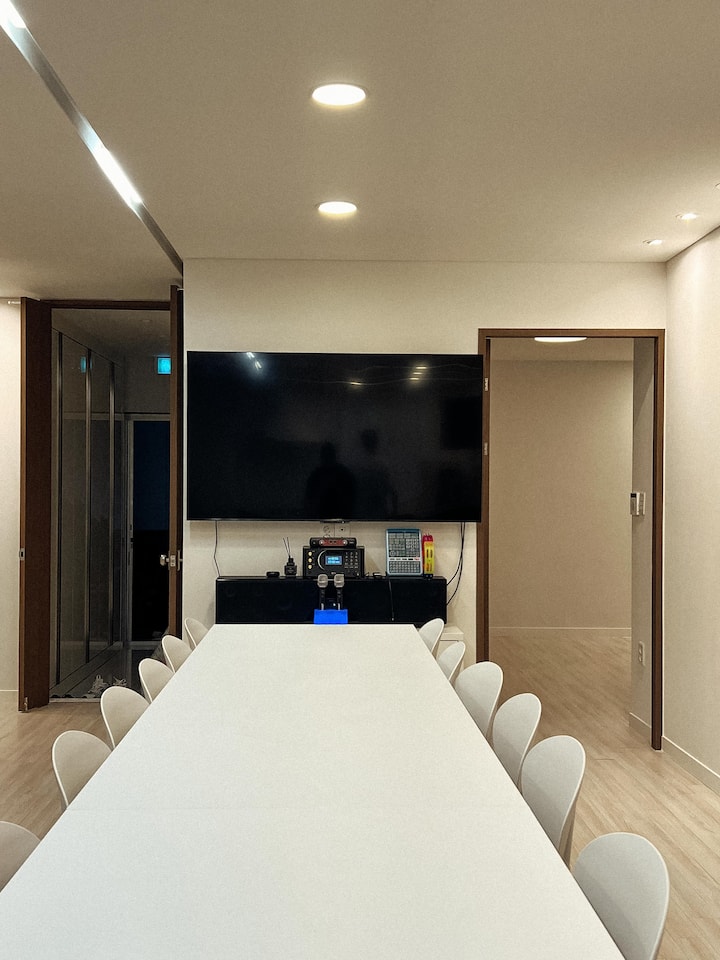 [대구]교동 1분/온돌/화장실 2개/65인치tv/tj노래방/넷플,디즈니,티빙,왓챠/보드게임 - Daegu