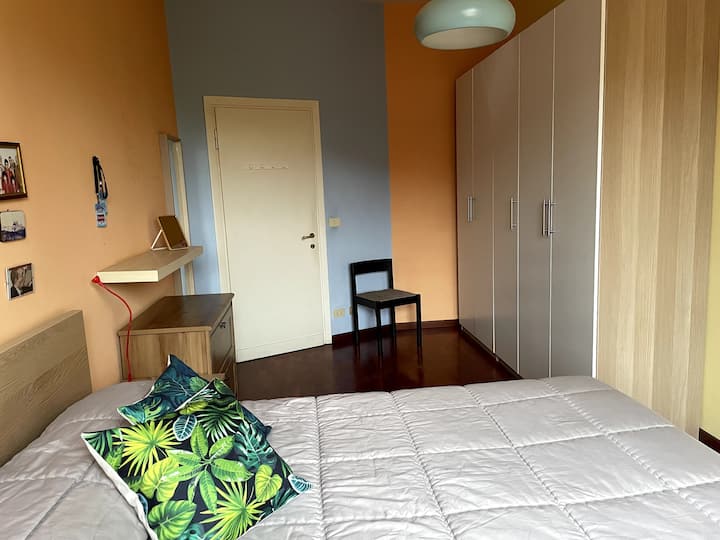 Ampia Camera Privata In Piazza Carducci - Casalecchio di Reno