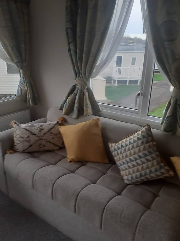 Comfortable, Clean, Cosy Caravan - Weymouth