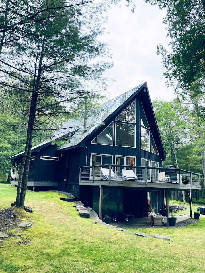 Modern And Secluded Upstate Getaway - Narrowsburg, NY