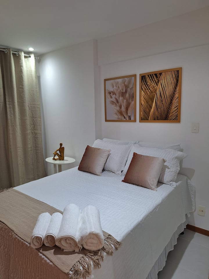 Apto Com Piscina, Garagem- 400m Shopping Salvador - Salvador