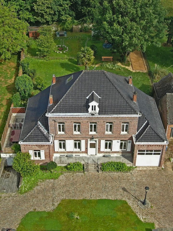 Statig Oudherenhuis Uit 19e Eeuw Met Grote Tuin - Oudenaarde