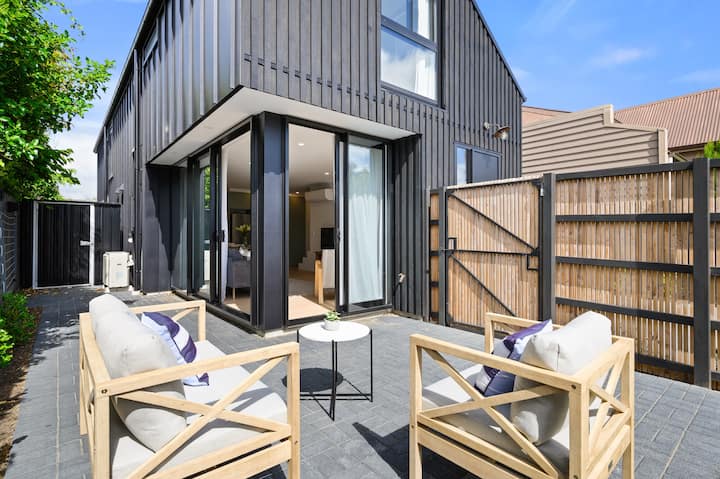 Modern Townhouse In Amazing Location + Carpark - ニュージーランド クライストチャーチ