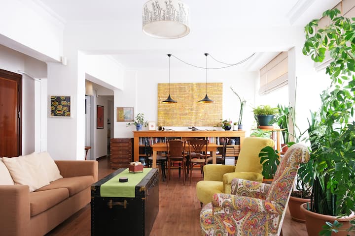 Artists Designed Home In The Centre Of Istanbul - Estambul
