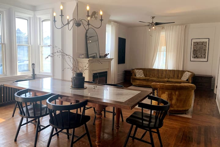 Charming Home | Hot Tub + Sandbanks Park Pass - Prince Edward County