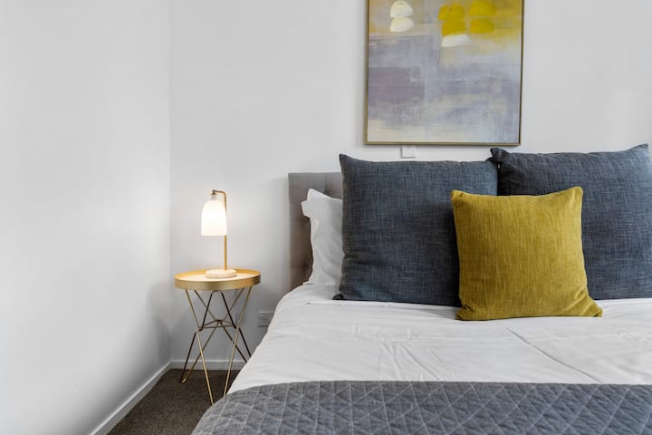 Location - 3bd Townhouse - Car Park Included - Auckland