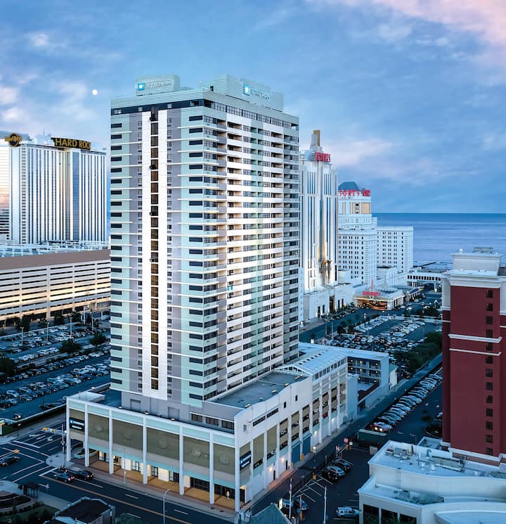 Wyndham Skyline Tower: 1 Bedroom Deluxe Suite - Atlantic City, NJ