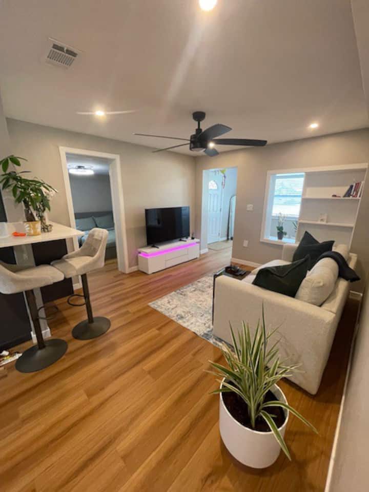 Newly Renovated Home Near Beach - Vero Beach, FL