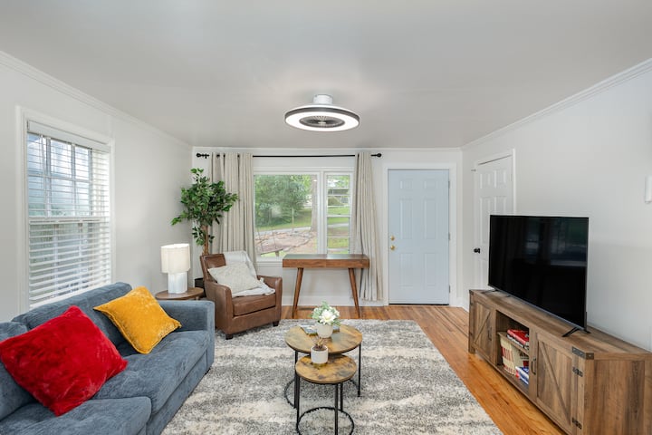 Cozy & Private Retreat Near Downtown And Nc State - Raleigh, NC