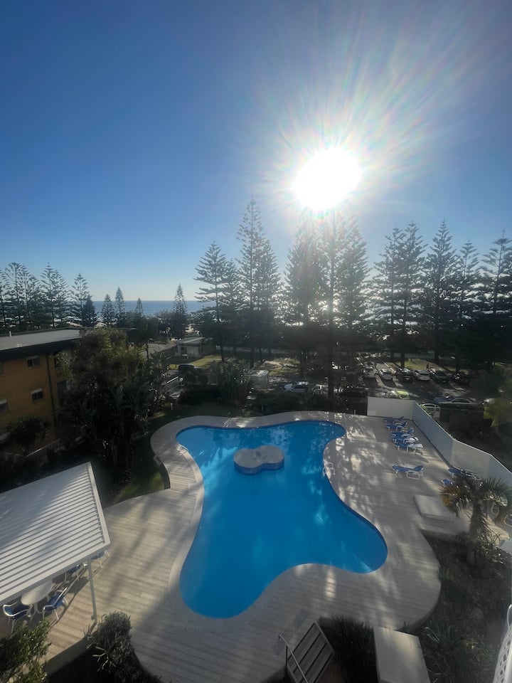 Your Burleigh Beach Getaway - Tweed Heads