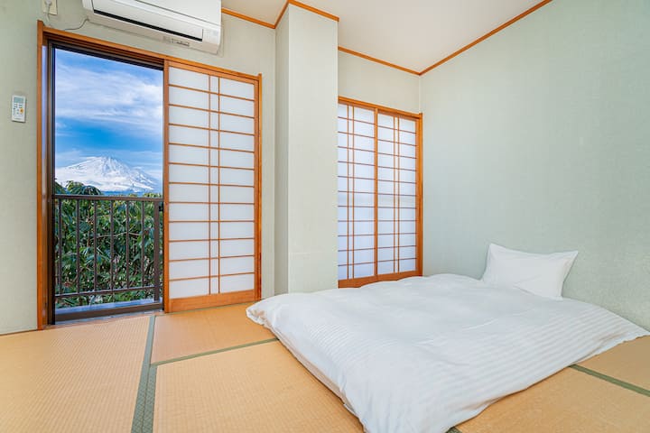 1～3名様　までお泊まりいただけるお布団のお部屋です。 - 御殿場市