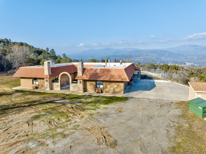 Hill Top Gateway - Oakhurst, CA