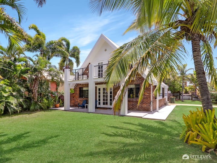 A-frame On Ferguson - Emu Park