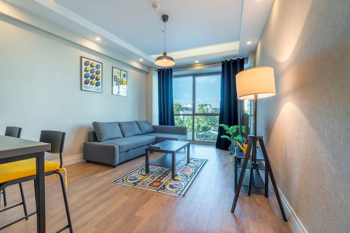 Cozy Stay Free Pool, Spa & Gym Close To Beach&mall - Lara Beach