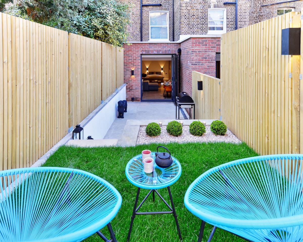 Beautiful studio with patio located- Basement - Apartments for Rent in ...