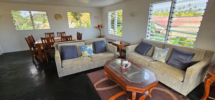 Second Floor Breezy Apartment! - Tonga