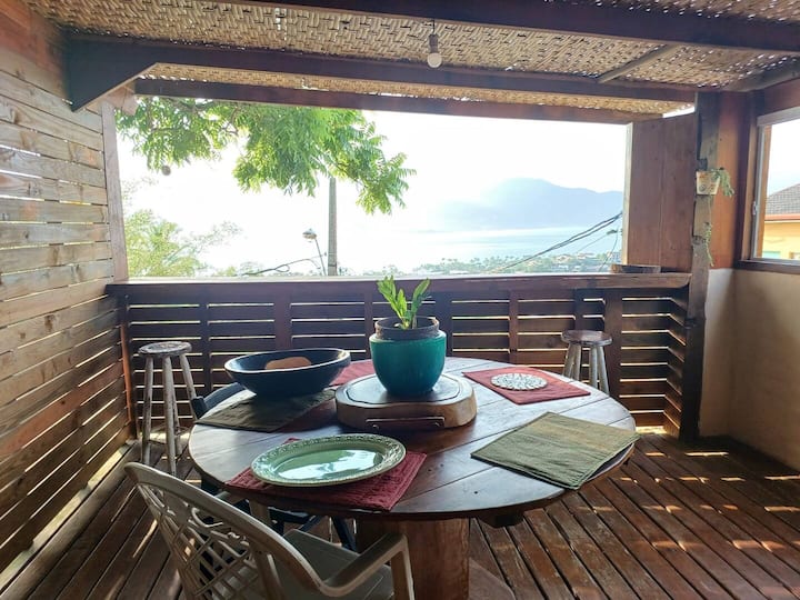 Chalé Aconchegante Com Vista - イリャベラ