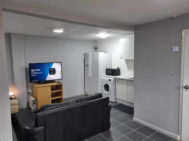 Self Contained Studio In Hornchurch - Brentwood
