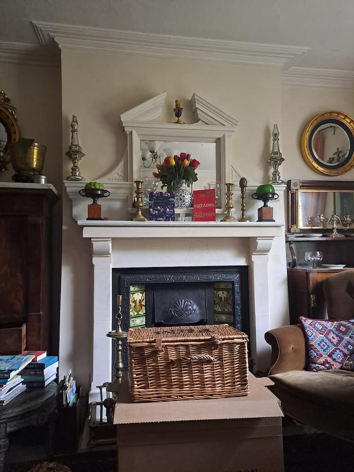 Stroud Central Double Bedroom - Stroud