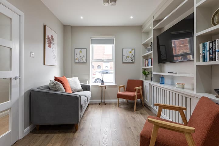 Stylish Luxury Home | Parking | - Belfast