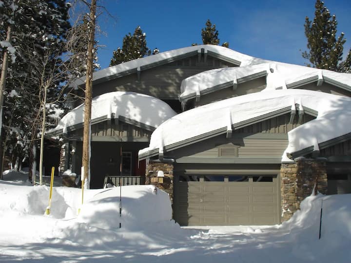 Pet-friendly Luxury Townhouse - Mammoth Mountain, CA