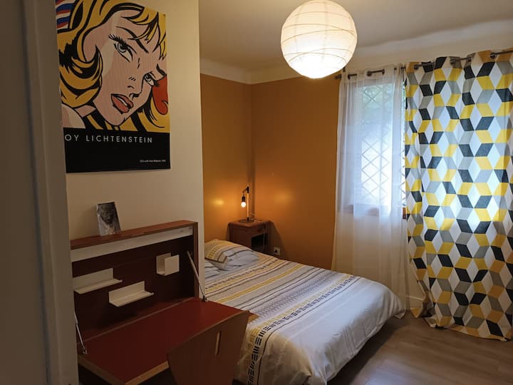 Chambre Meublée Dans Maison — Jaune - Tuluza