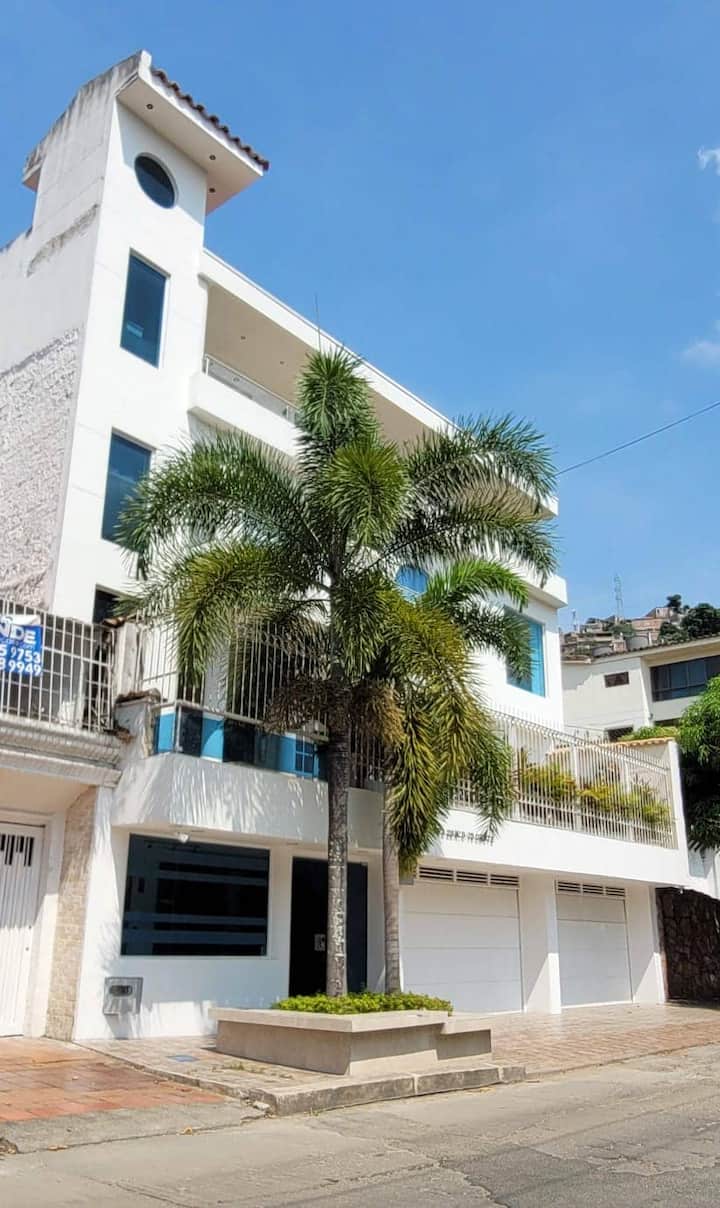 Penthouse 6-8 Personas - Cali