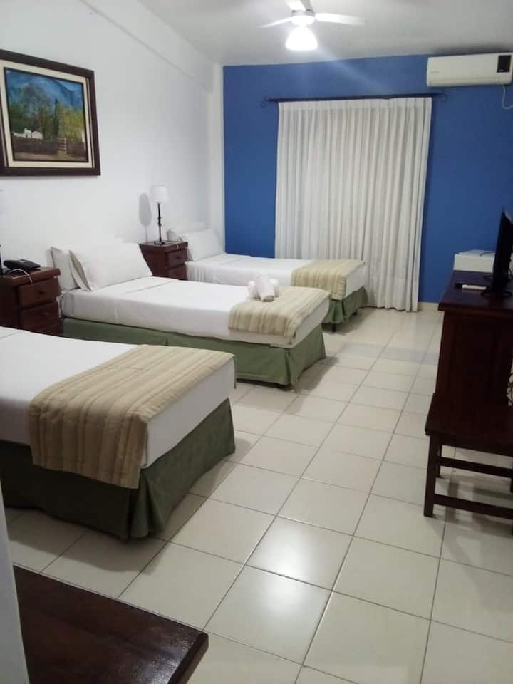 Hab. Triple - Hotel Los Arcos - Perico