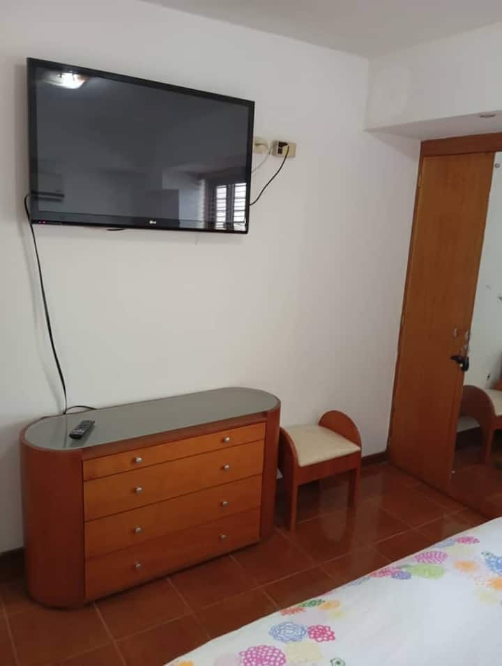 Habitación Cómoda Y Confortable - Caracas