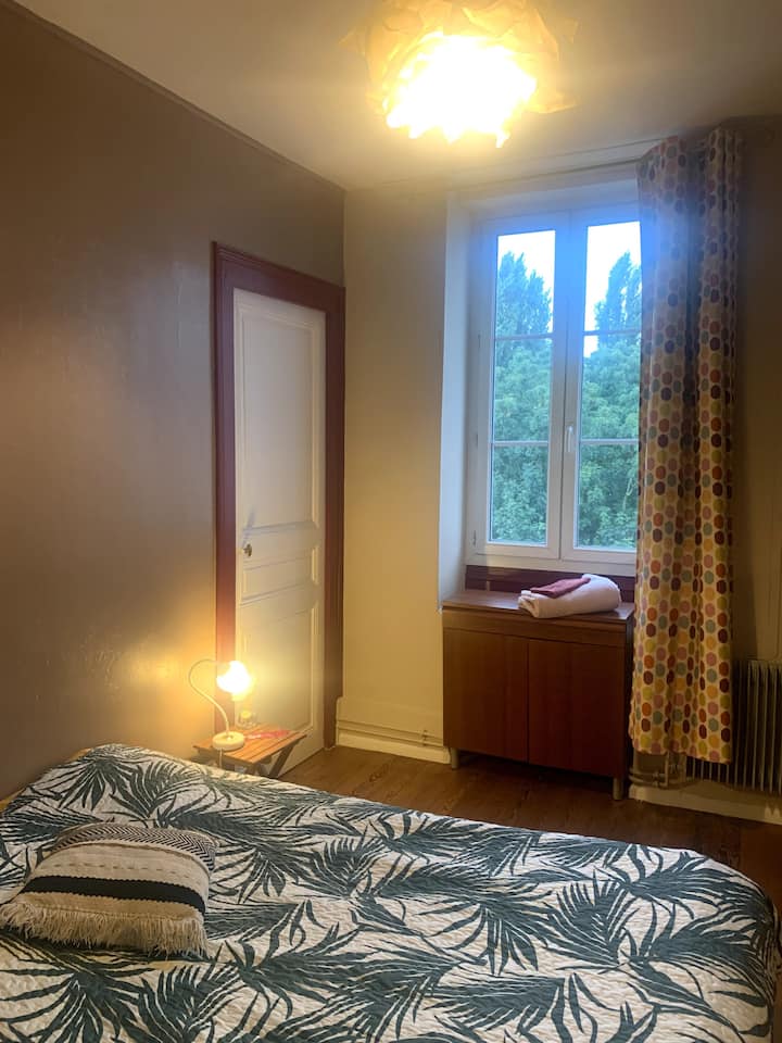 Chambre Modeste à Louer Pour Femmes - Dijon