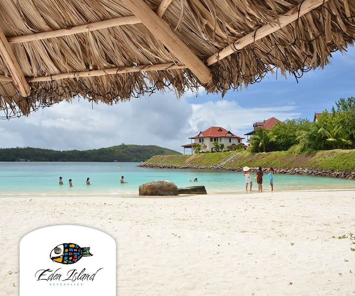 4bdrm Villason With Large Pool - Victoria