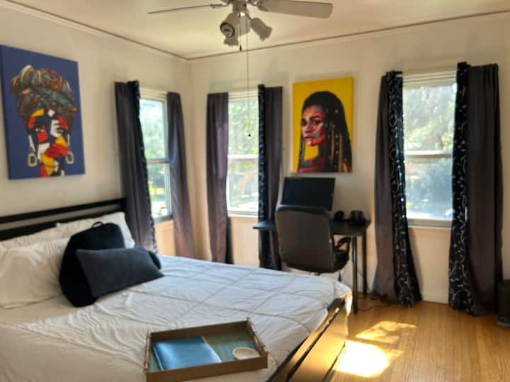 Large Private Bedroom Near Culver City - Culver City, CA