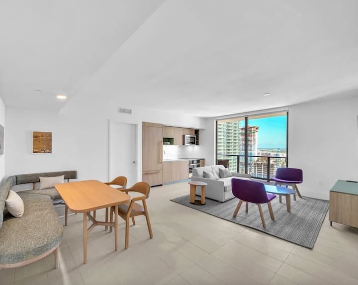 Miami Central - 2bed,2bath, City Views, Heated Pool - Miami