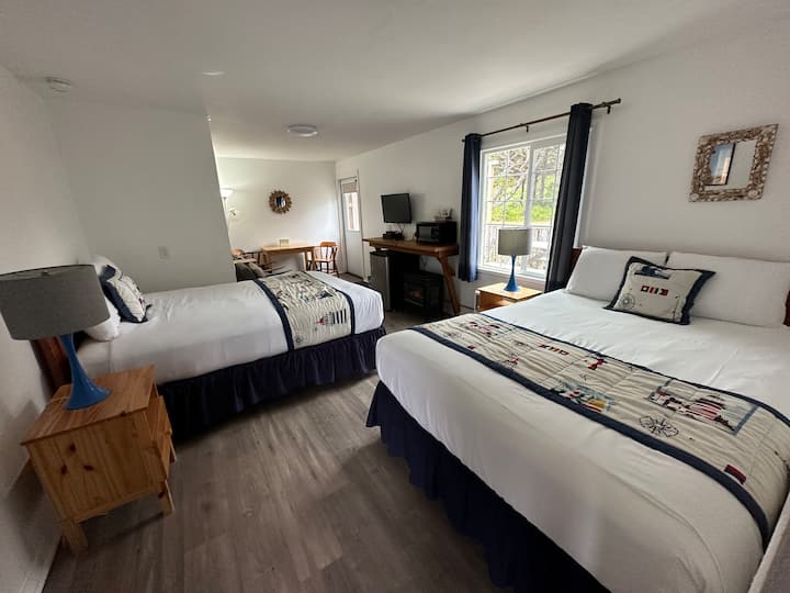 Two Queen Room (No Ocean View) - Yachats, OR